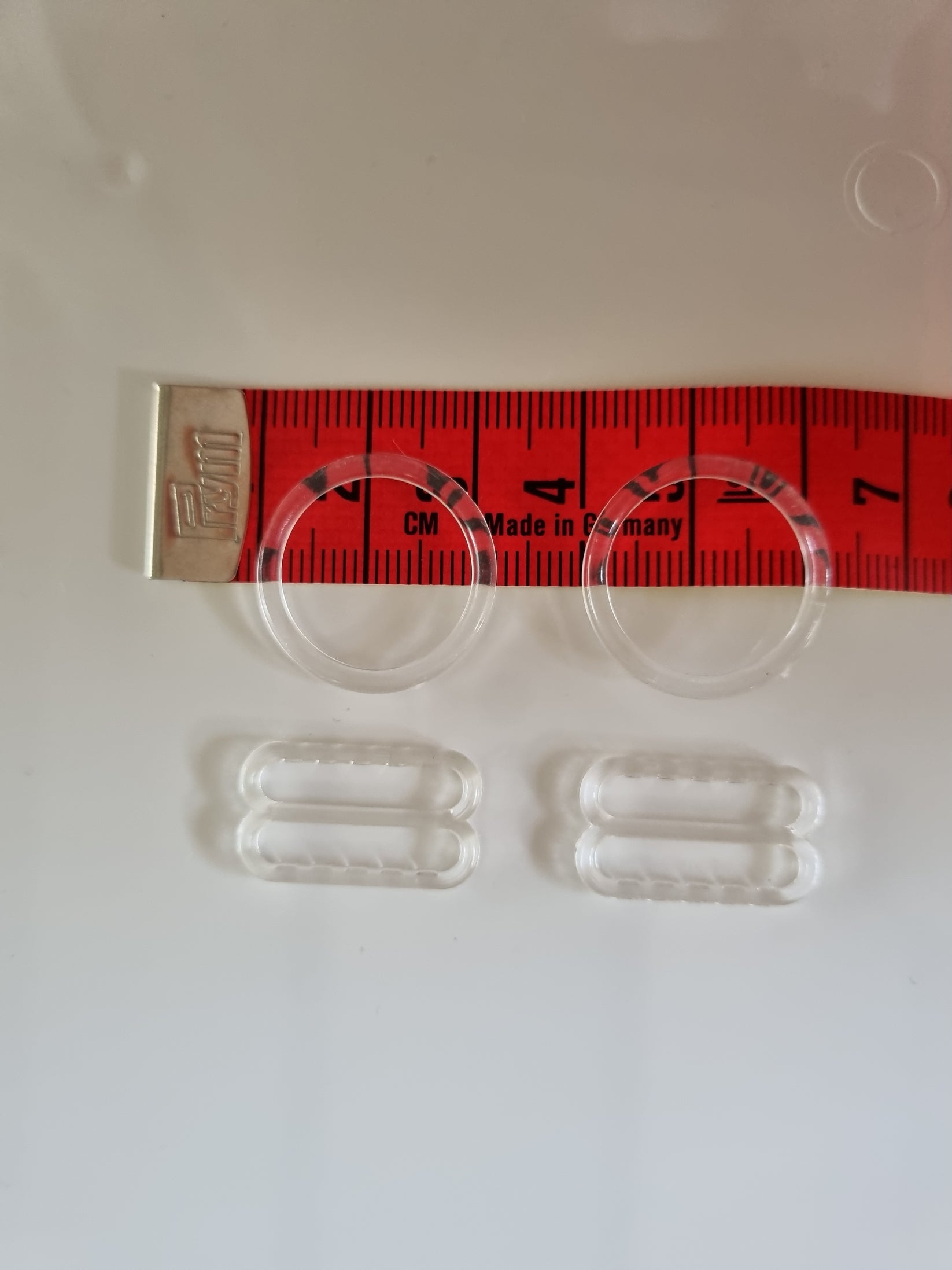 Ringetjes en schuifjes van plastic – Suzanne's Lingerie Supplies